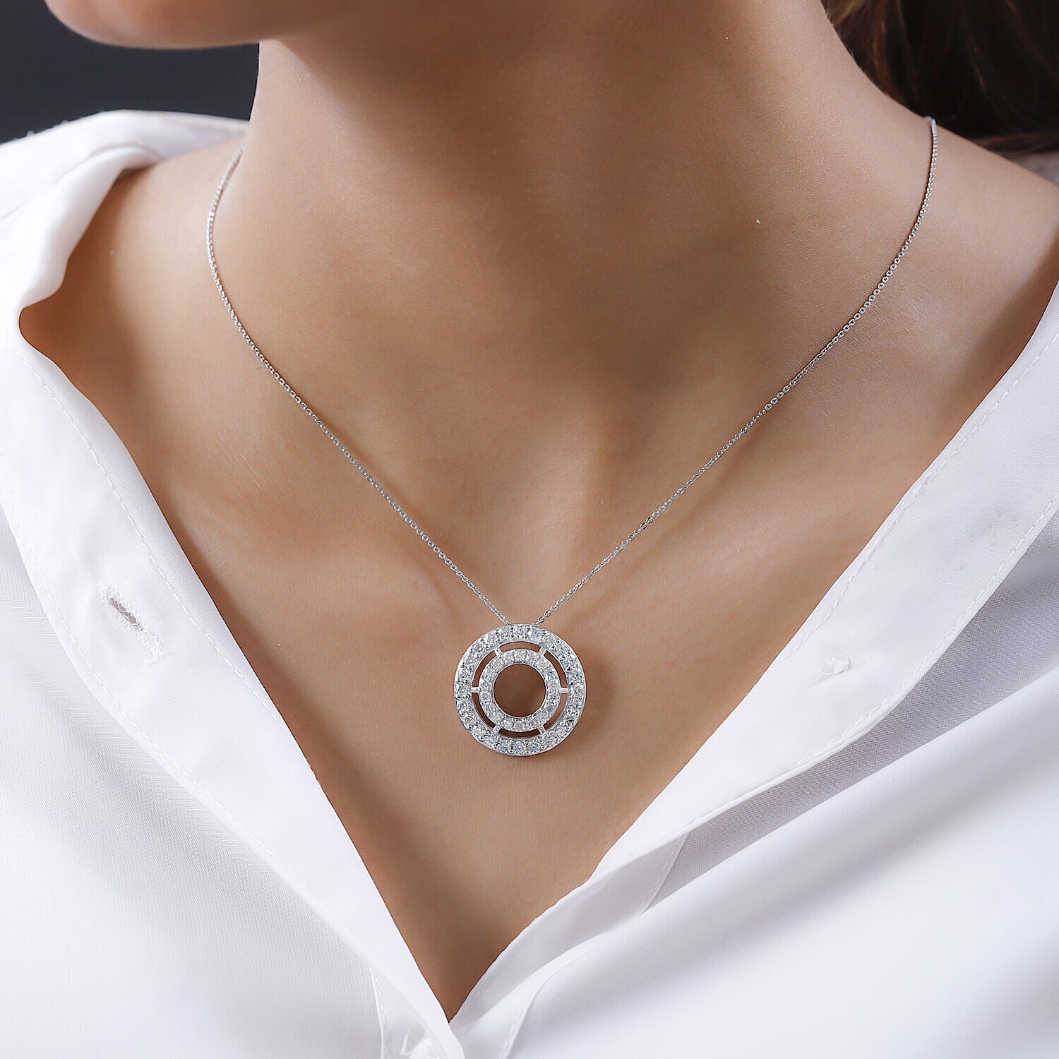 Moissanite Circle Pendant with Chain (Size 20) in Platinum Overlay ...