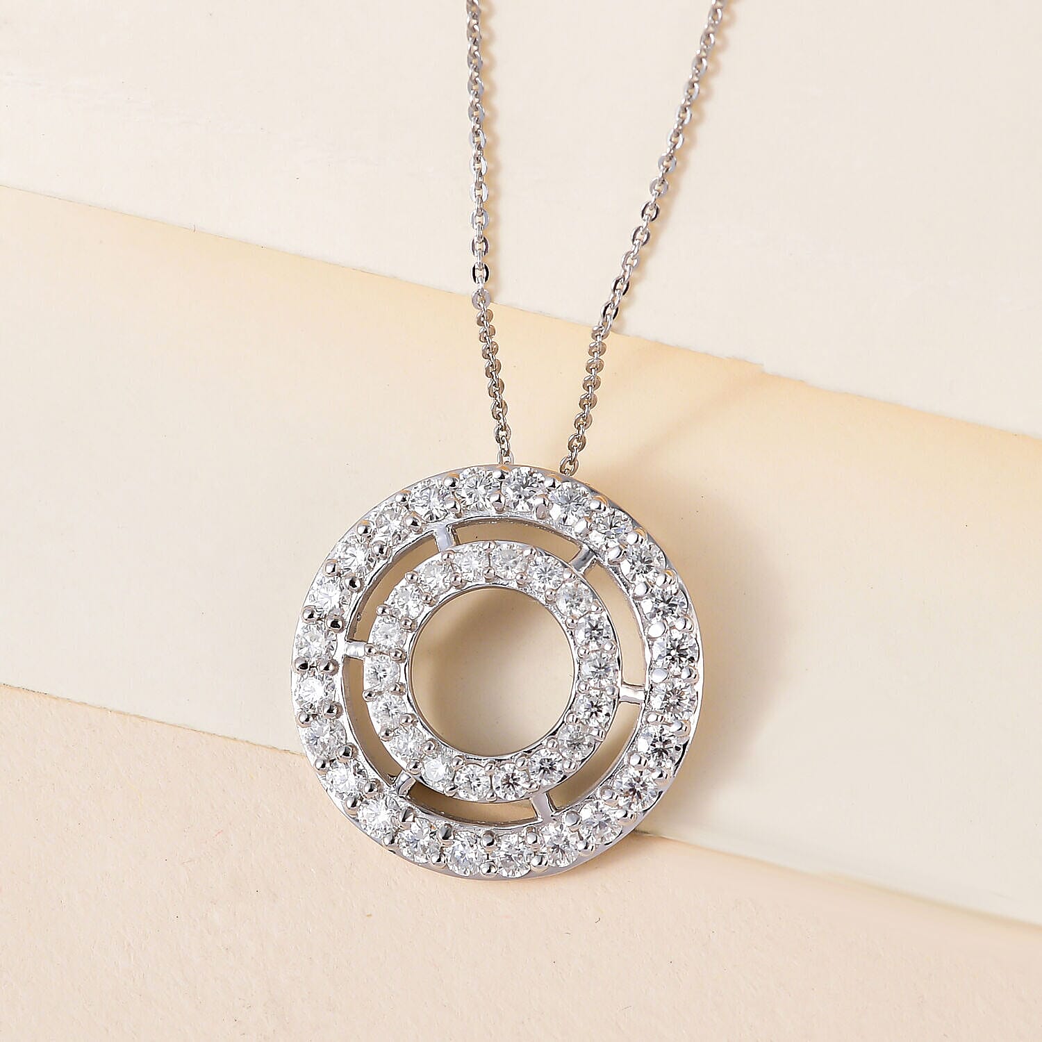 Moissanite Circle Pendant with Chain (Size 20) in Platinum Overlay ...