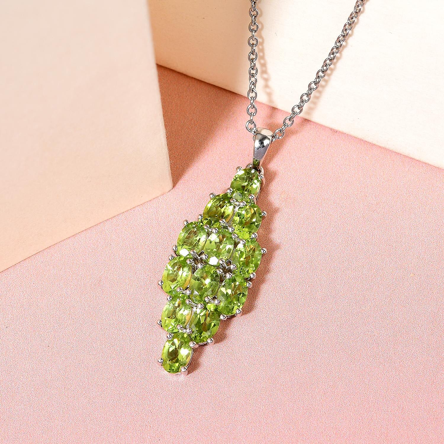 Hebei Peridot Cluster Pendant With Chain (Size 20) in Platinum Overlay ...