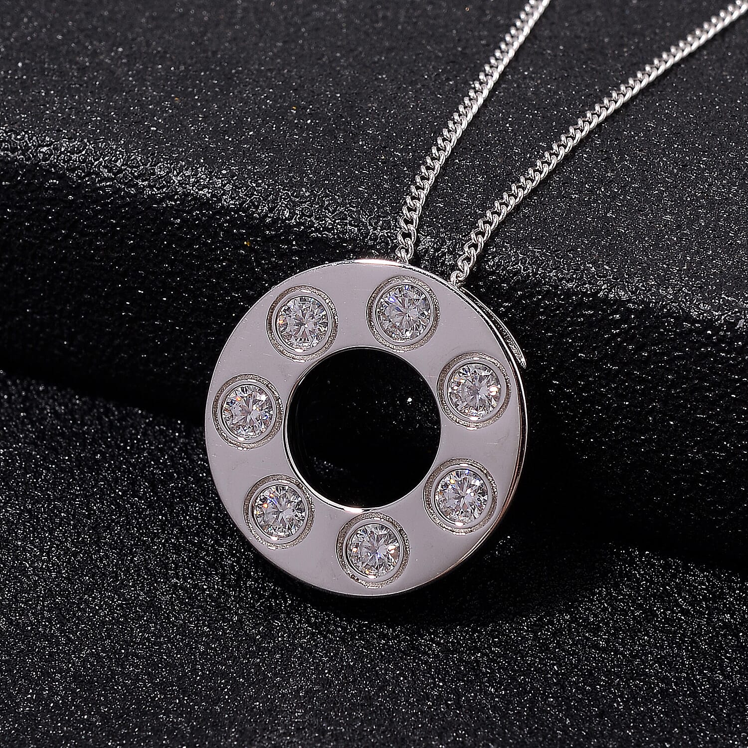 RADIANTA GRA Certified Moissanite D-VVS1 Pendant with Chain (Size - 18 ...