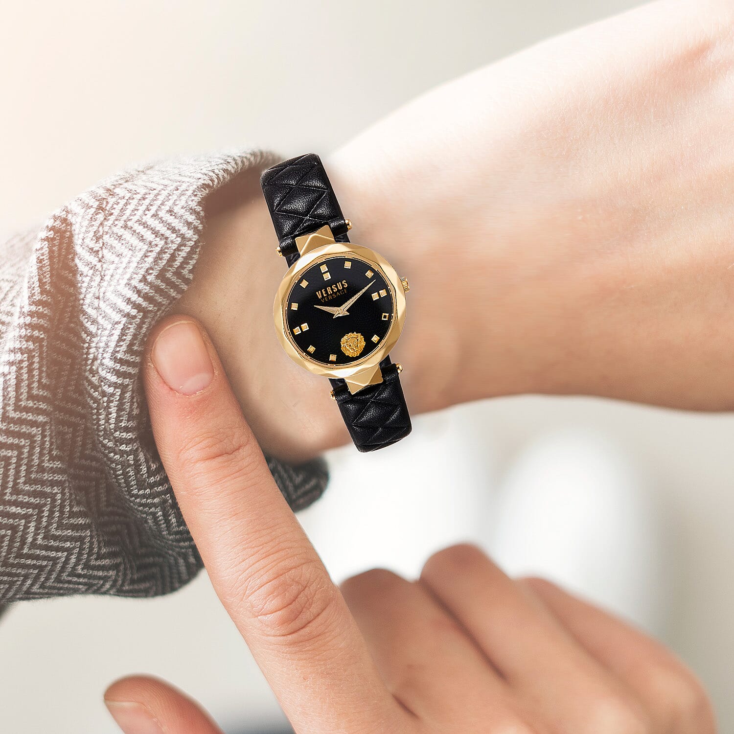 Versace Versus Covent Garden Peti Quartz Movement Black Dial 3ATM Water ...