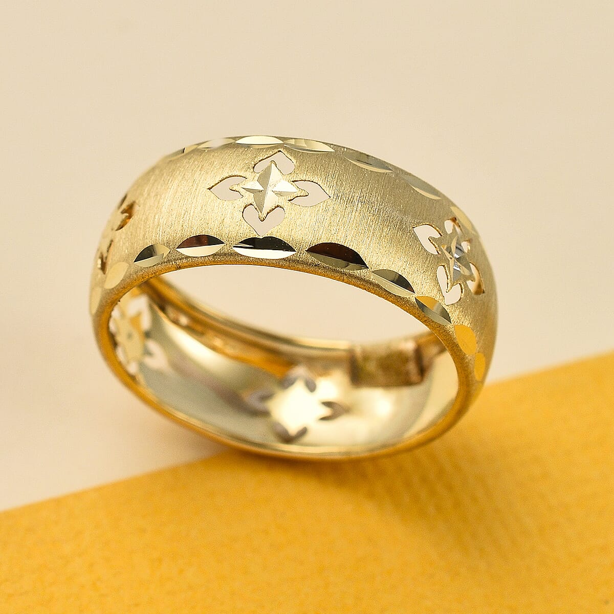 Maestro Collection - 9K Yellow Gold Clover Band Ring - M7723075 - TJC