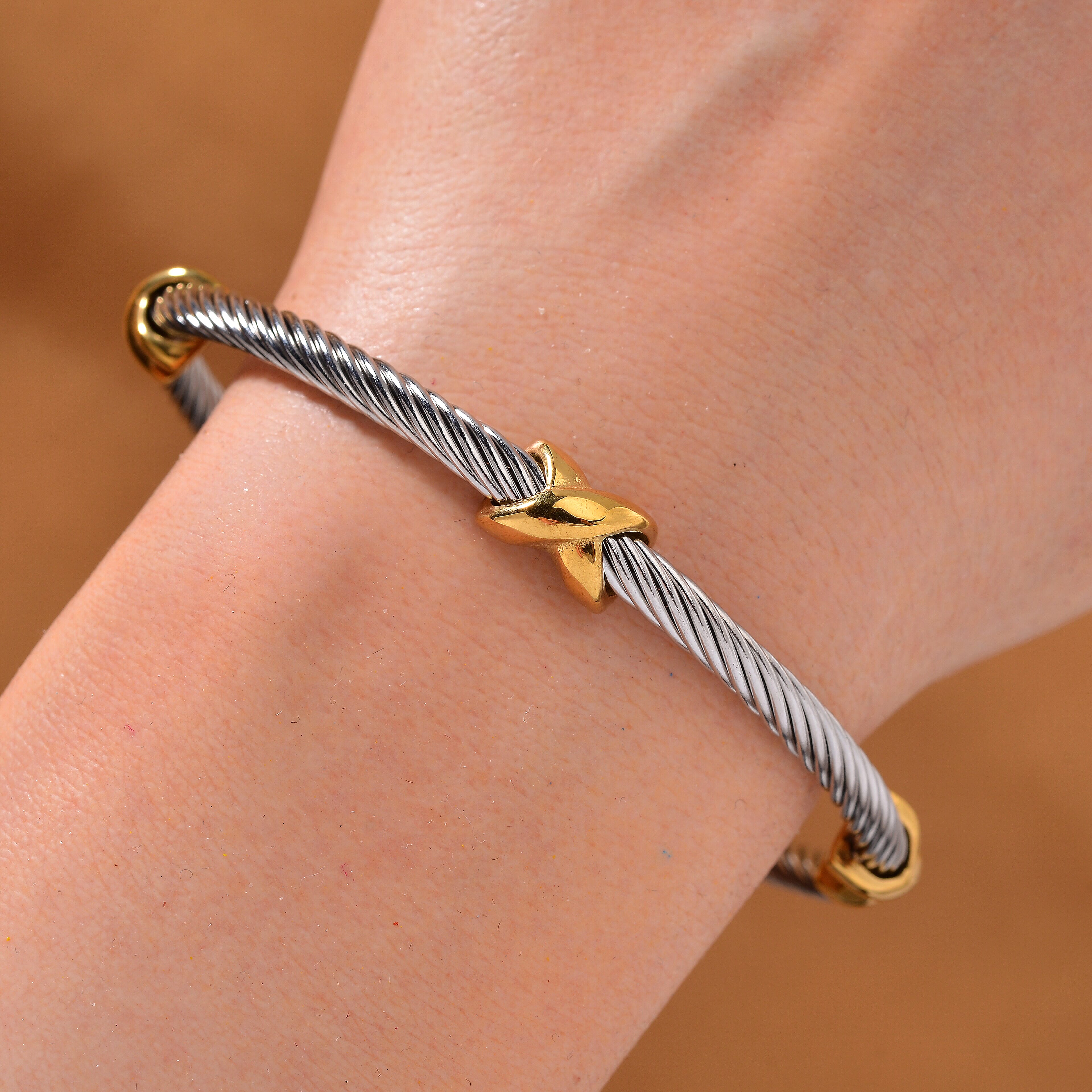 Dual Tone Criss Cross Bangle (Size - 7.5) - 7843736 - TJC