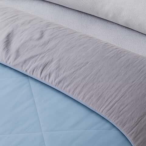 Silk Touch Ultra - Cooling Quilt - Quickly Absorbs Body Heat (Size ...